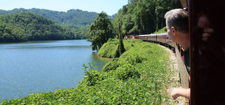 Take One of These 12 Best Train Rides in the US - Scenic States