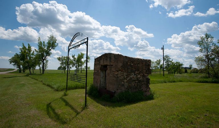 9 Sculptures to See the Enchanted Highway Road Trip - Scenic States