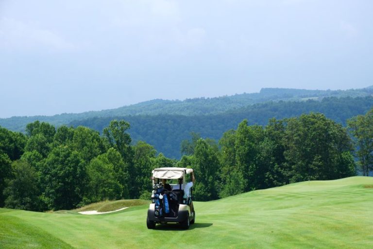 8 Best Virginia Golf Courses To Try On Your Next Trip - Scenic States