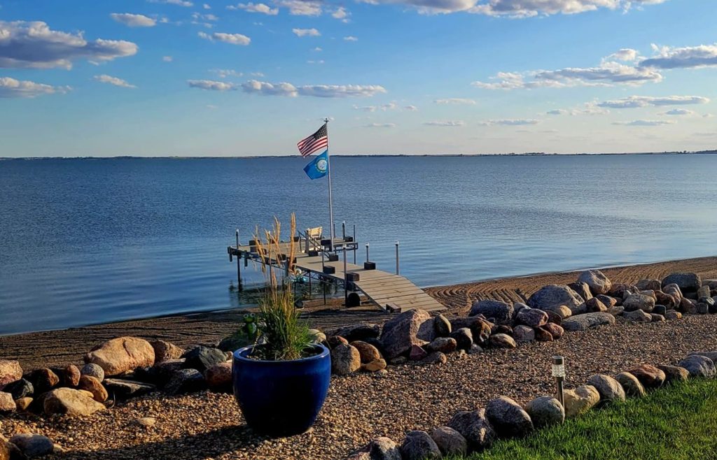 10 Lakes in South Dakota for Amazing Views - Scenic States