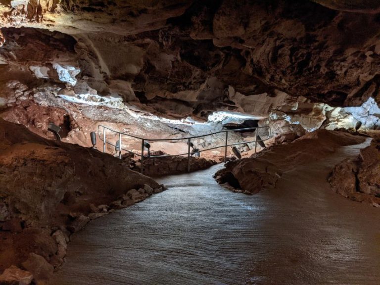Jewel Cave vs Wind Cave: A Complete Guide - Scenic States
