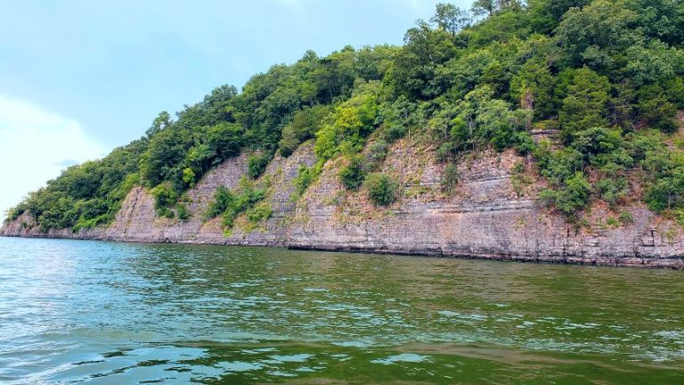 10 Scenic Lakes in Kentucky with Hiking & Boating - Scenic States