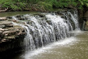 5 Waterfalls in Kansas for Beginner Hikers - Scenic States