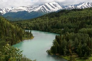 10 Enchanting Lakes in Alaska to Visit - Scenic States