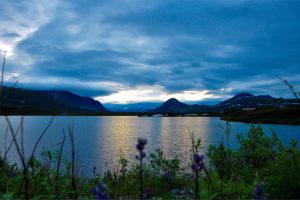 10 Enchanting Lakes in Alaska to Visit - Scenic States
